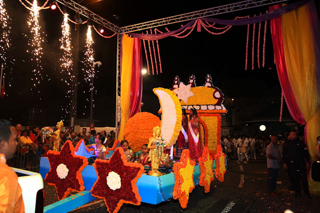 Retour en images 2 sur le Grand Défilé - Dipavali 2022 - Saint-andré